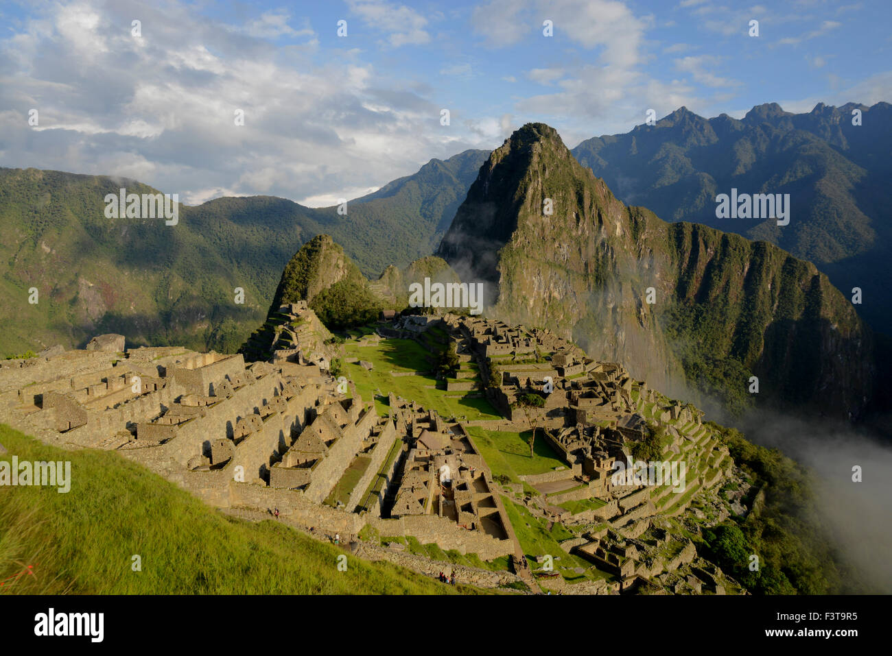 Machu picchu rock wall hi-res stock photography and images - Alamy
