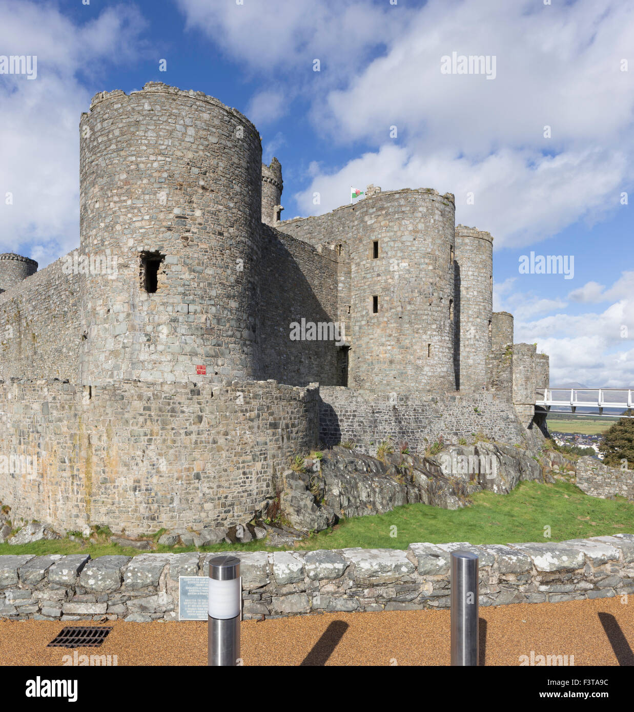 Harlech castle gwynedd wales hi-res stock photography and images - Alamy
