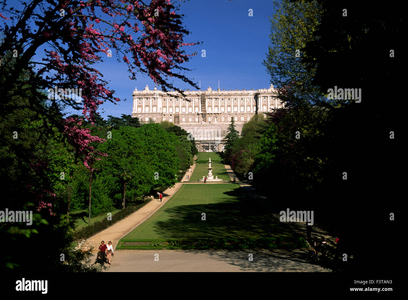 Ancient buildings and royal palaces hi-res stock photography and images ...