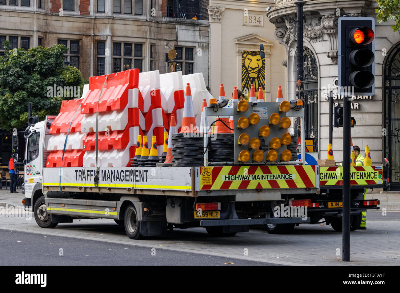 Roadwork truck uk hi-res stock photography and images - Alamy