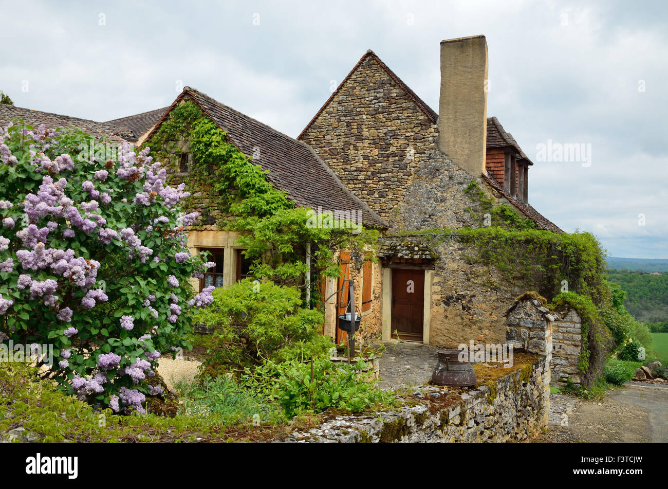 Medieval french houses hi-res stock photography and images - Alamy