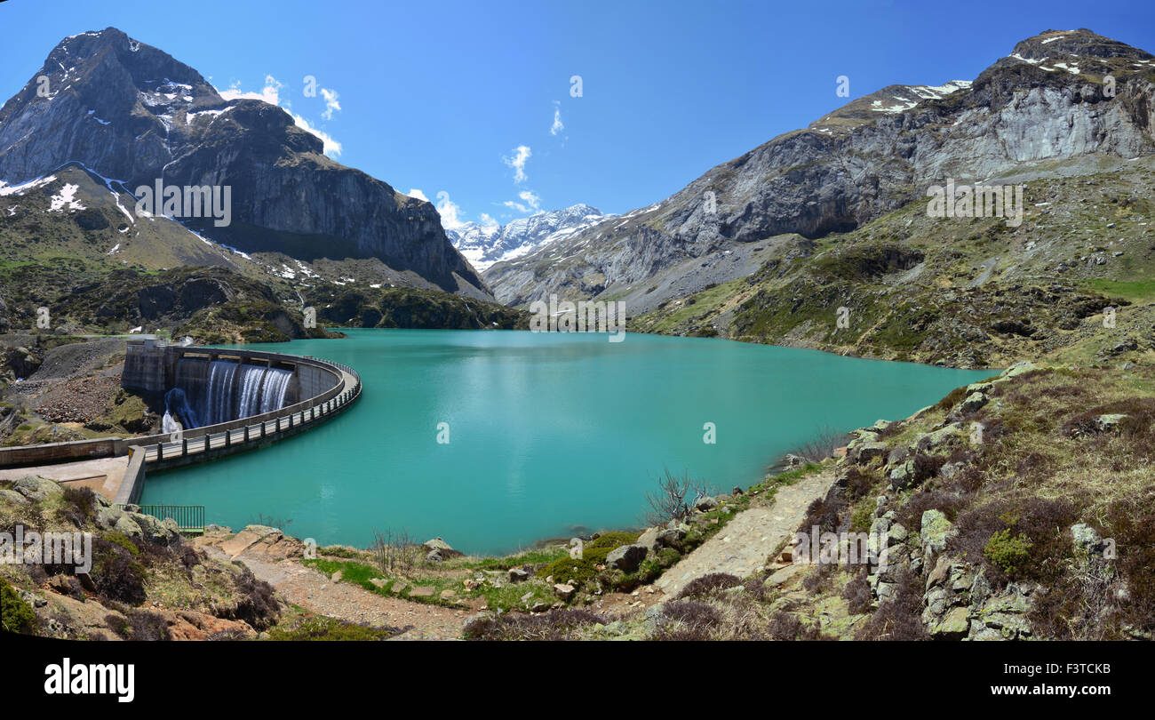 Lac des Gloriettes in the French Pyrenees Stock Photo - Alamy