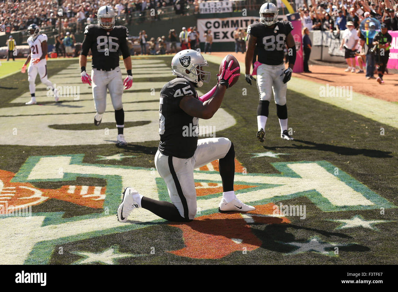 11 October 2015: Oakland Raiders fullback Marcel Reece during action in ...