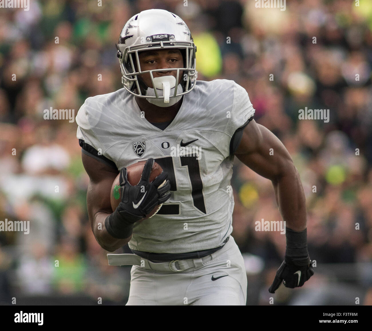 Double Overtime. 10th Oct, 2015. Oregon running back Royce Freeman (21 ...