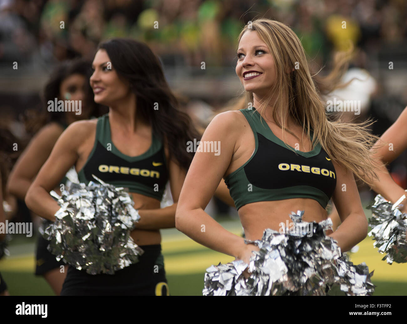 Double Overtime. 10th Oct, 2015. Oregon cheerleaders performing during ...