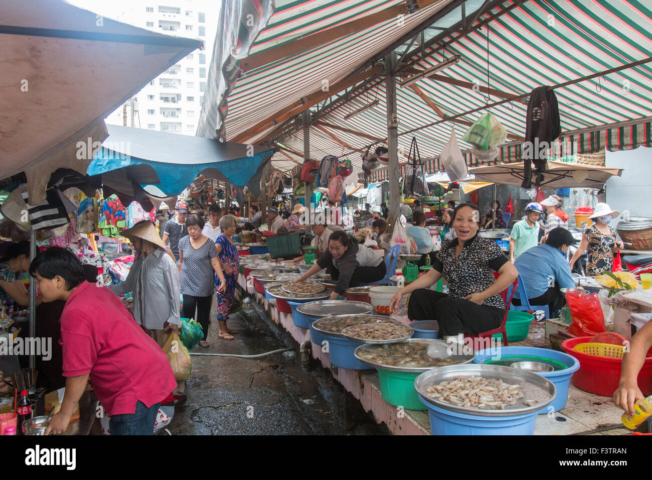 Vietnamese food stalls hi-res stock photography and images - Alamy