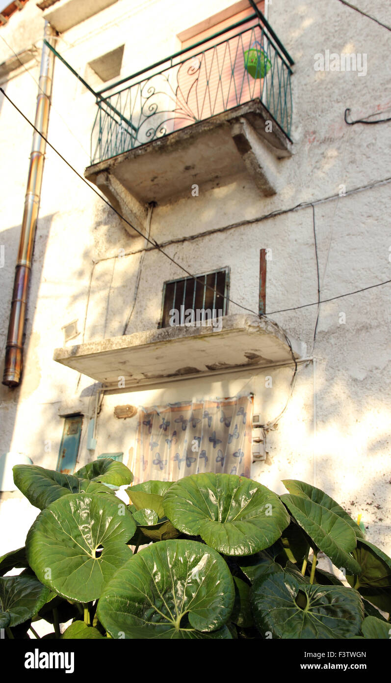 Rustic italian village hi-res stock photography and images - Alamy