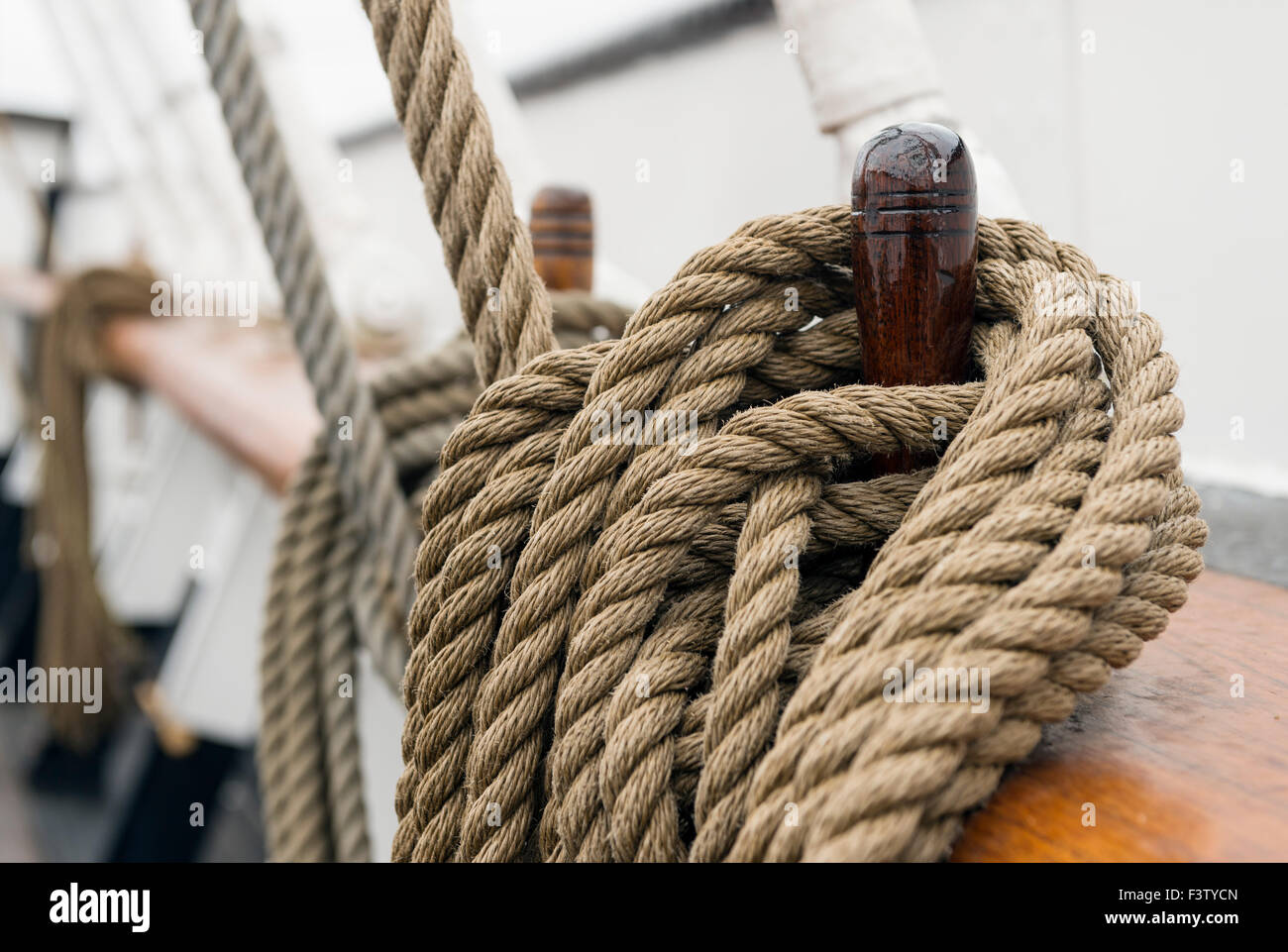 Cable cleat on the Pommern sailing-ship, Mariehamn Stock Photo - Alamy