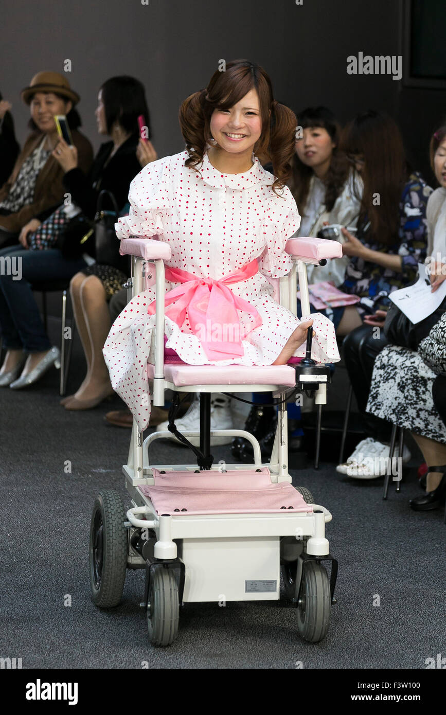 Disabled model ami sano hi-res stock photography and images - Alamy