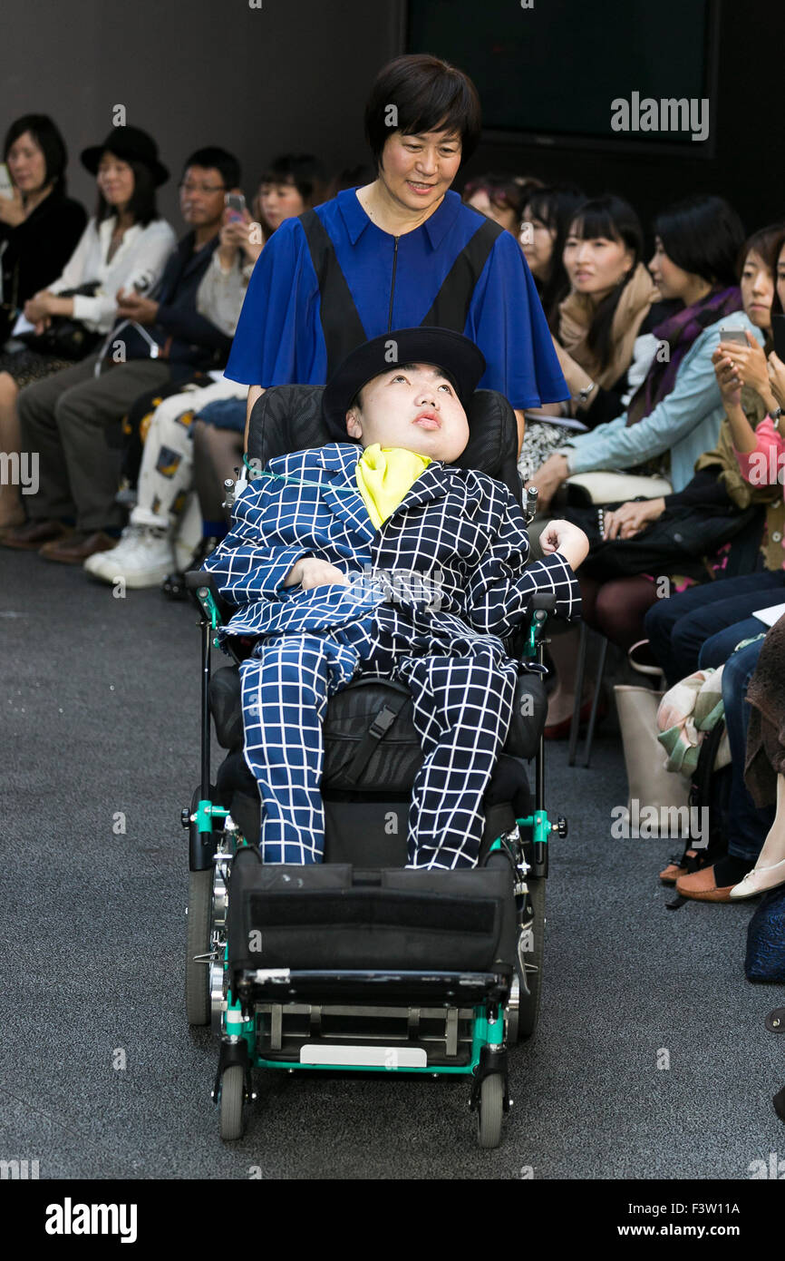 Disabled models hi-res stock photography and images - Alamy