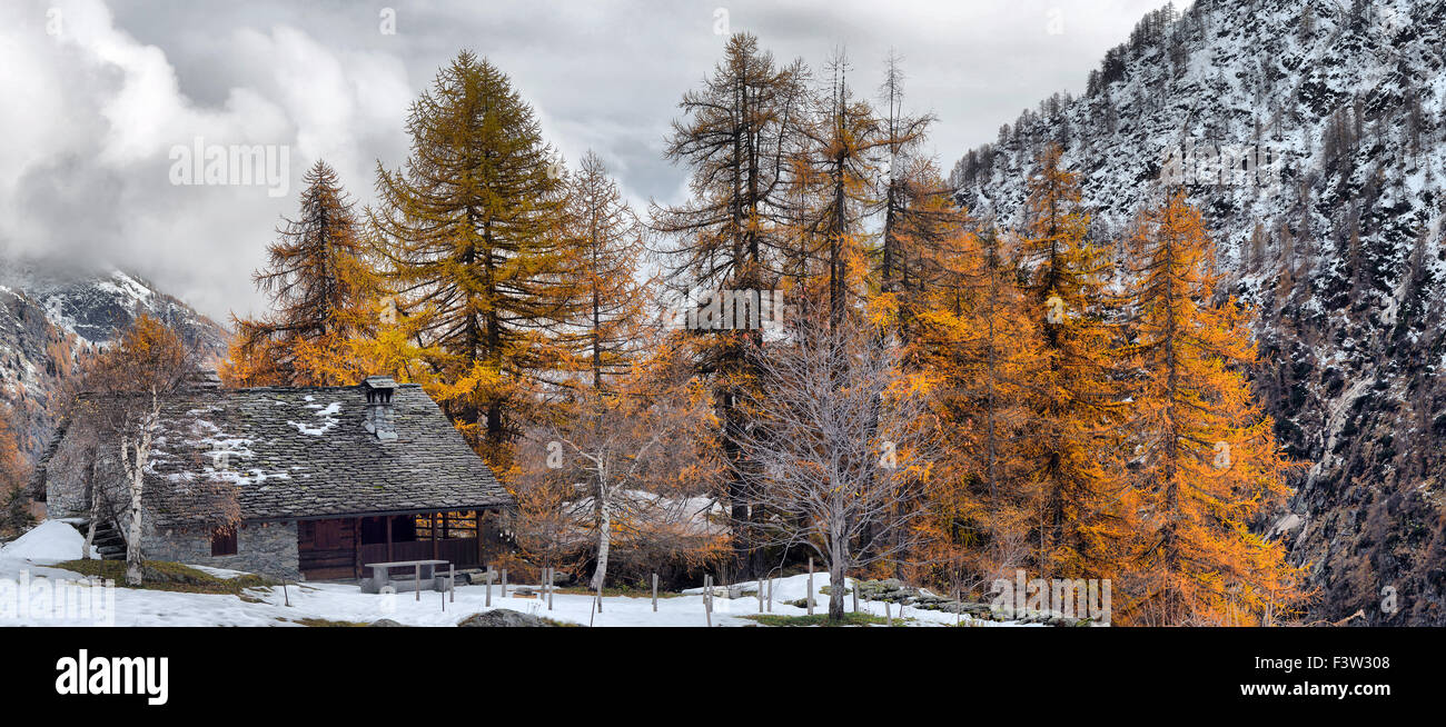Small alpine village hi-res stock photography and images - Alamy