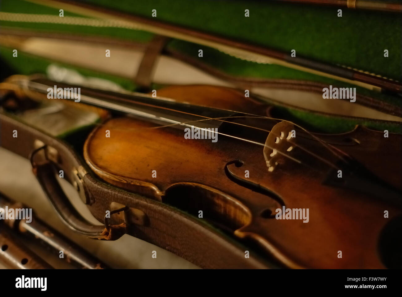 Second Violin High Resolution Stock Photography and Images - Alamy