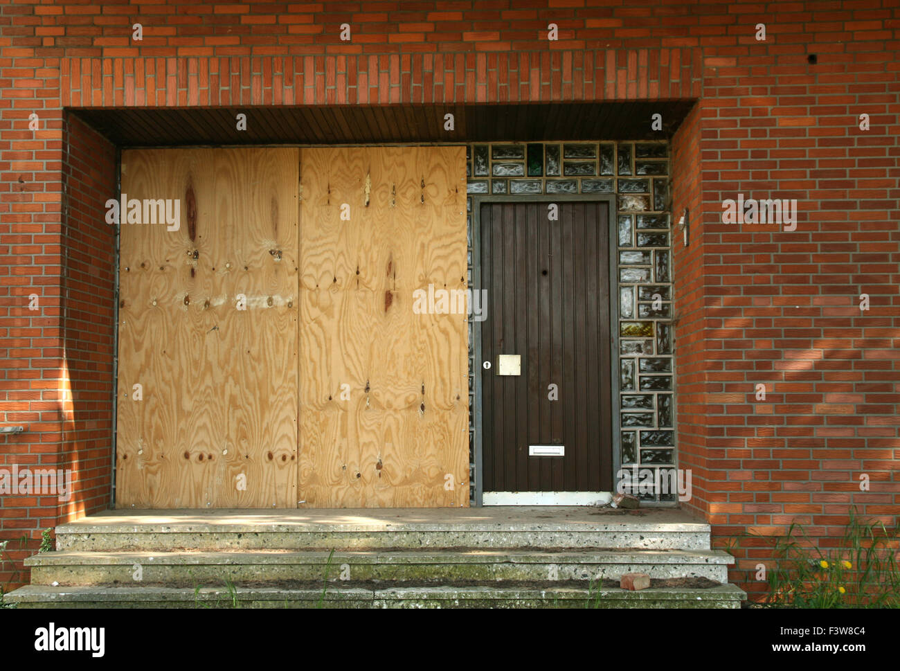 Closed city hi-res stock photography and images - Alamy