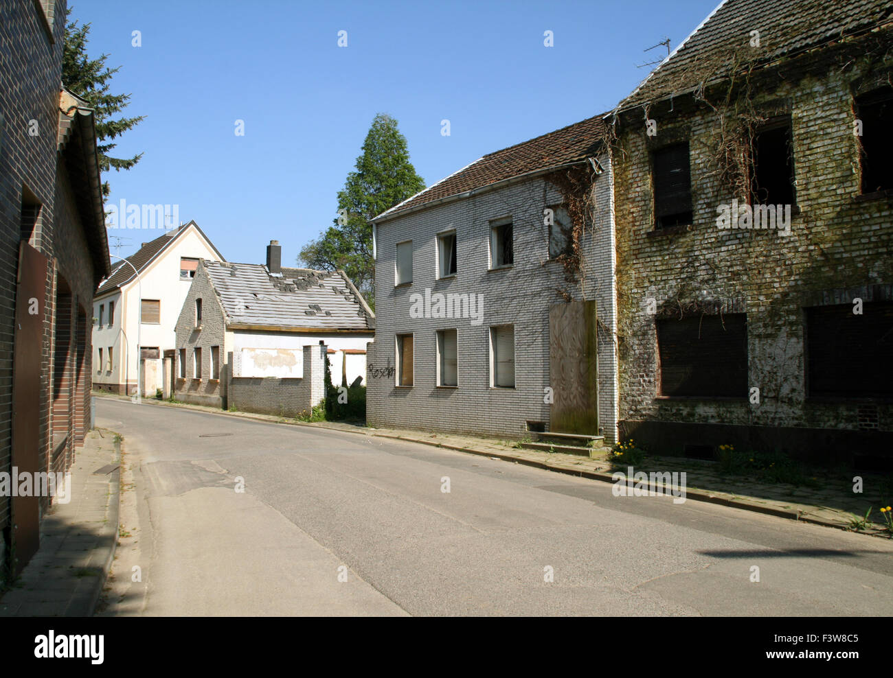 Closed city hi-res stock photography and images - Alamy