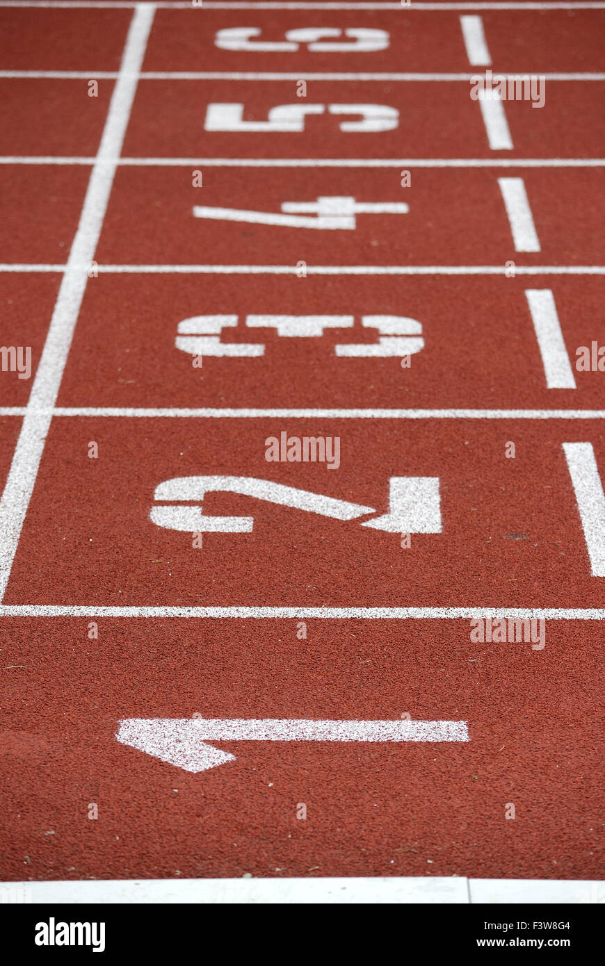 High jump athletics start hi-res stock photography and images - Alamy