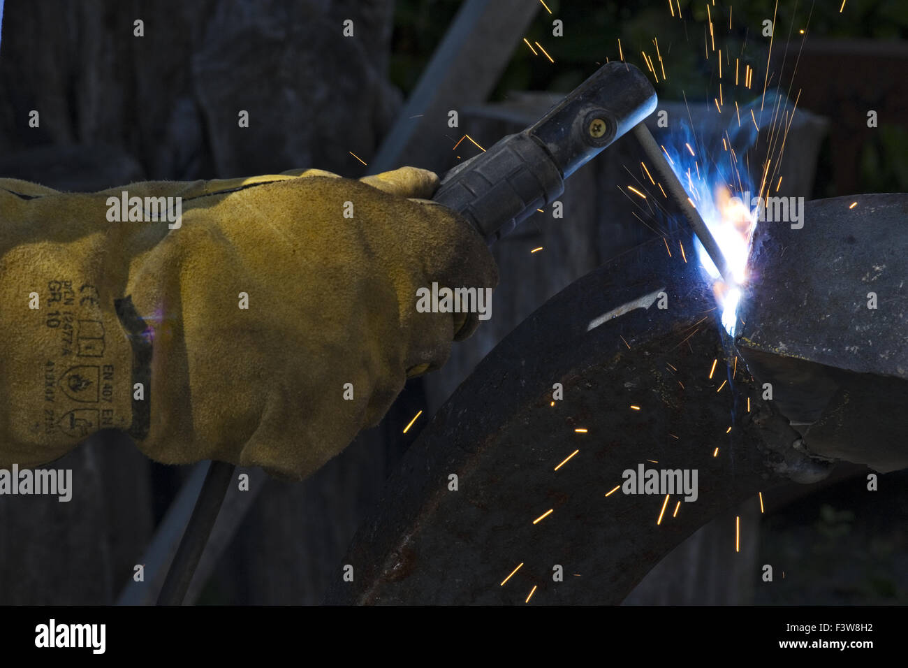 Welding metall hi-res stock photography and images - Alamy