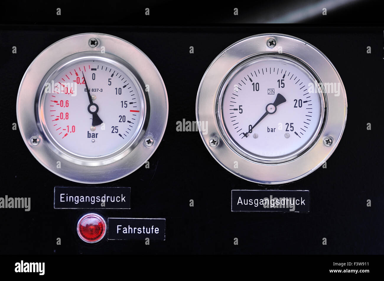 Output meter hi-res stock photography and images - Alamy