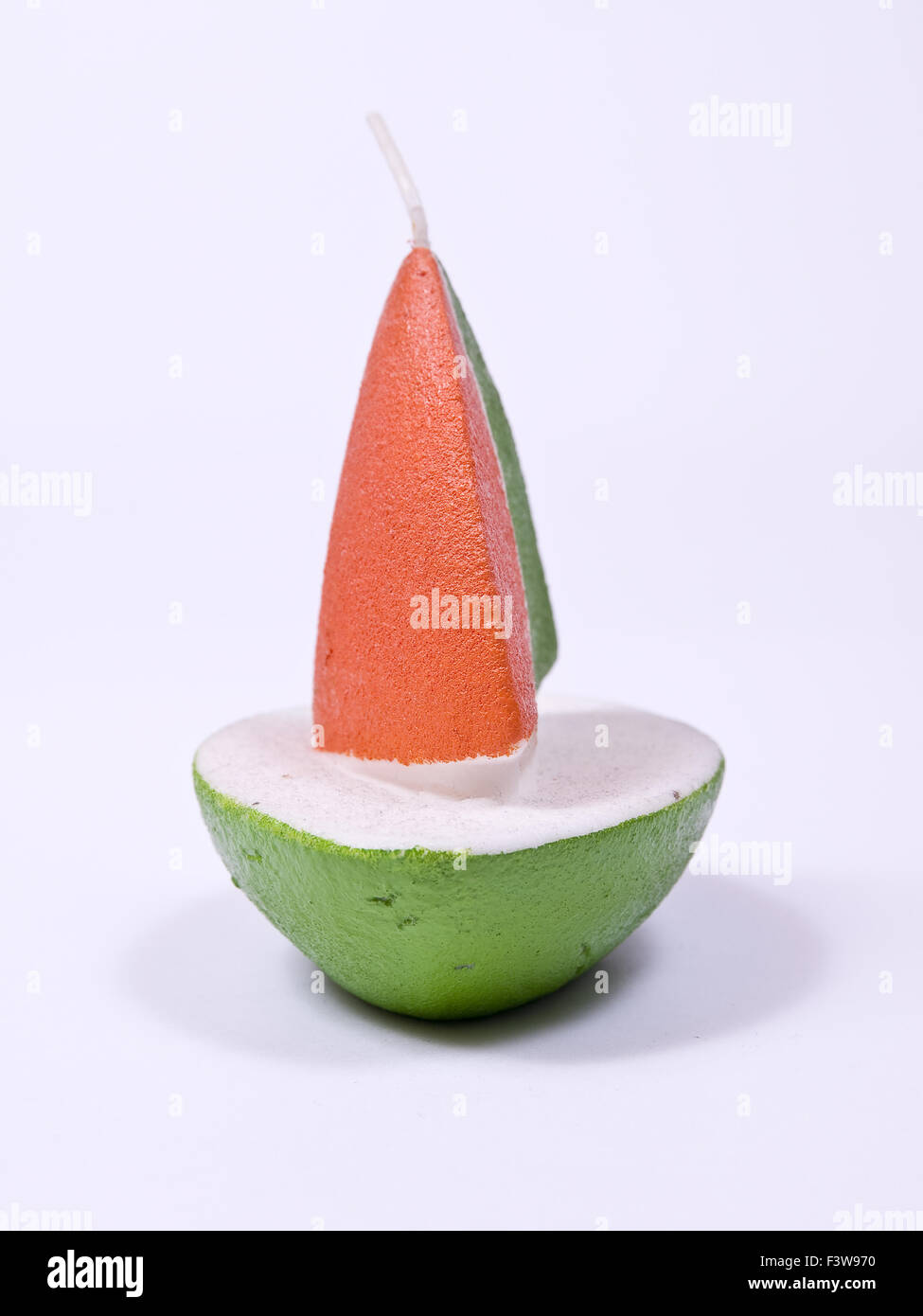 Candle boat hi-res stock photography and images - Alamy