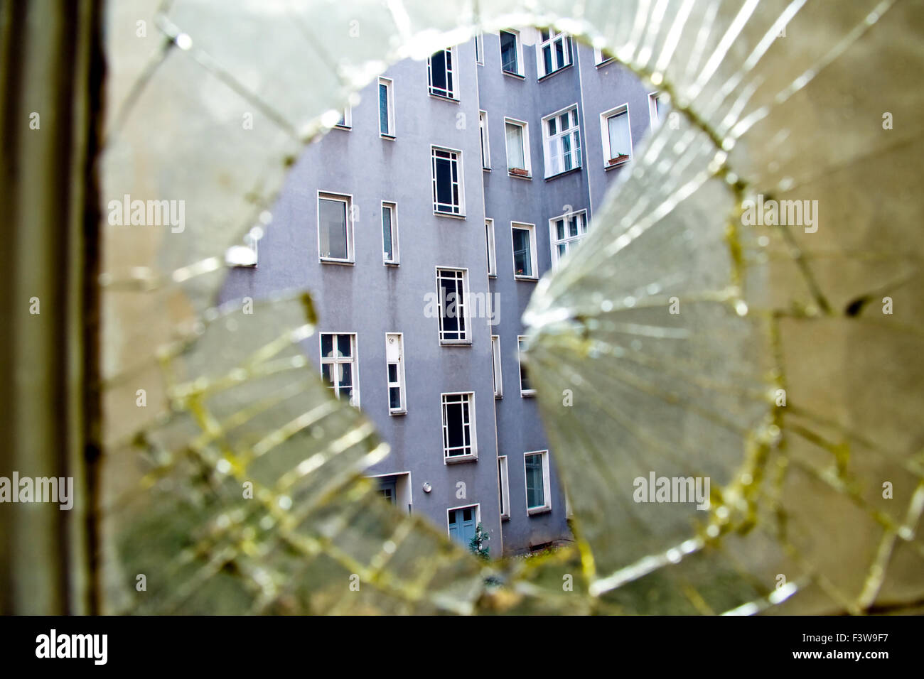 Broken pieces hi-res stock photography and images - Alamy