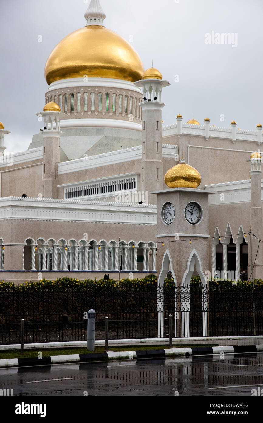 Mosque in Brunei Stock Photo - Alamy