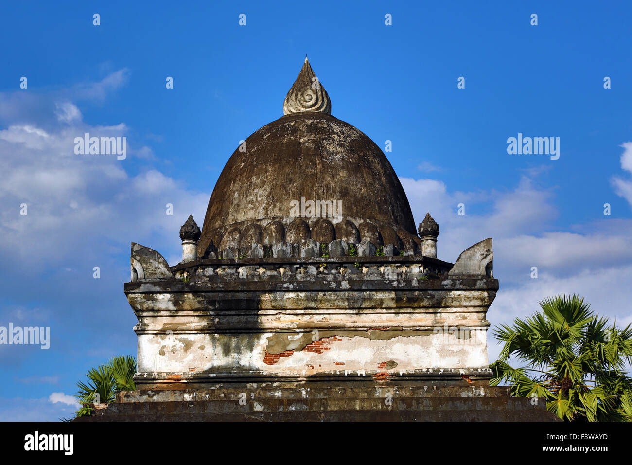 The That Makmo Stupa at Vat Visoun (aka Wat Wisunalat) Temple, Luang ...