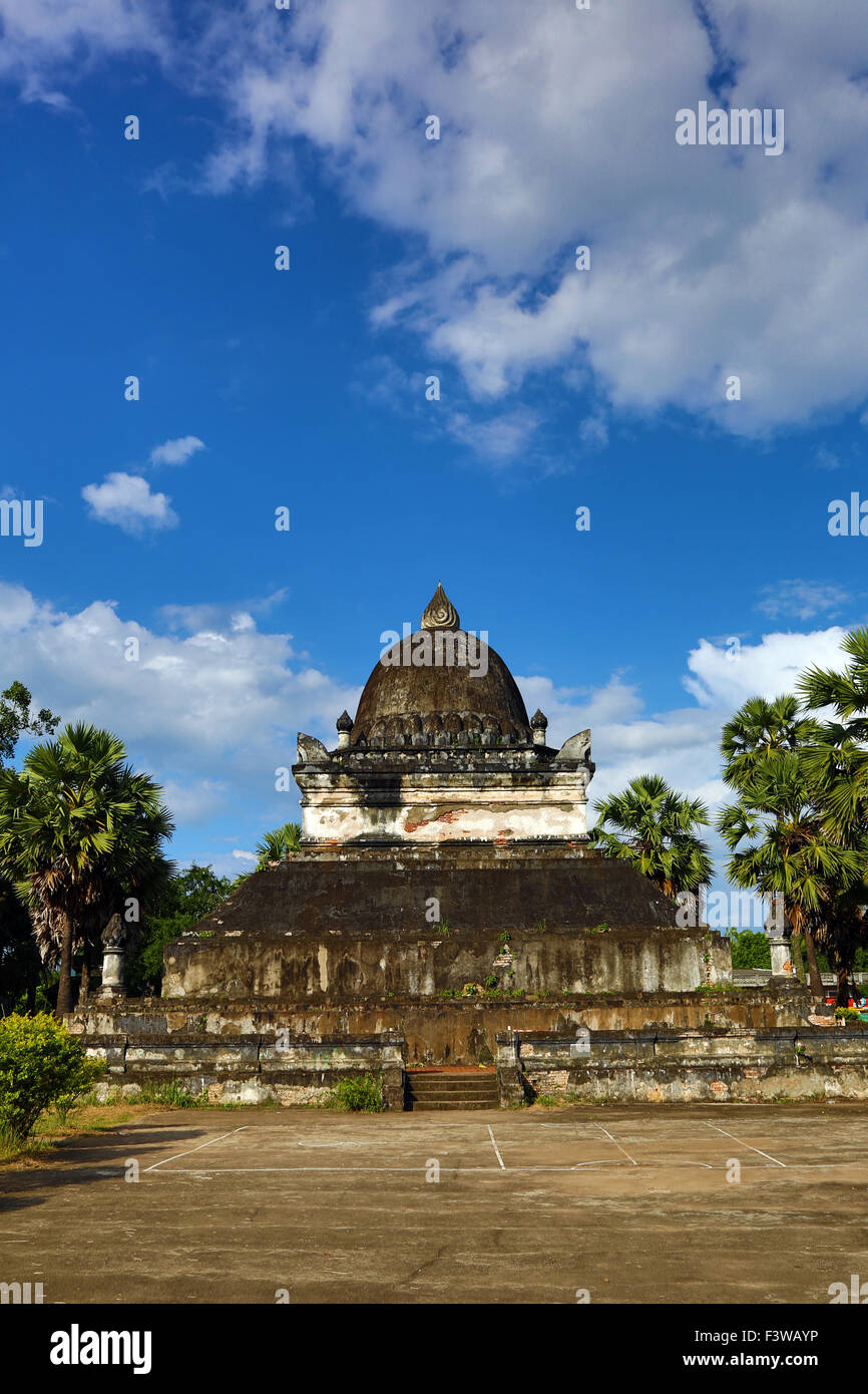 The That Makmo Stupa at Vat Visoun (aka Wat Wisunalat) Temple, Luang ...