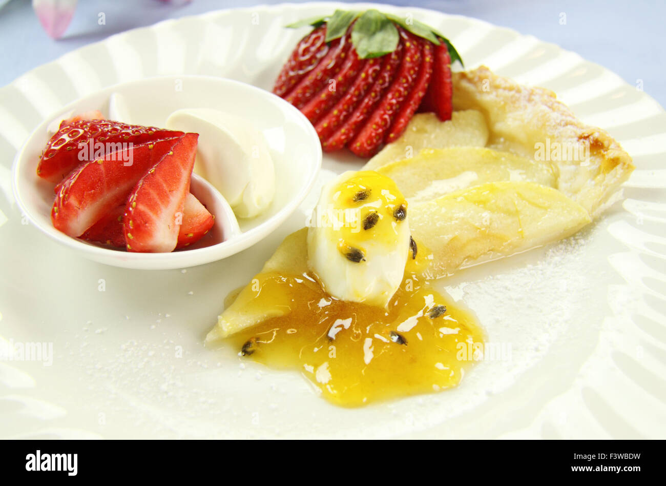 Flat Apple Pie Stock Photo - Alamy