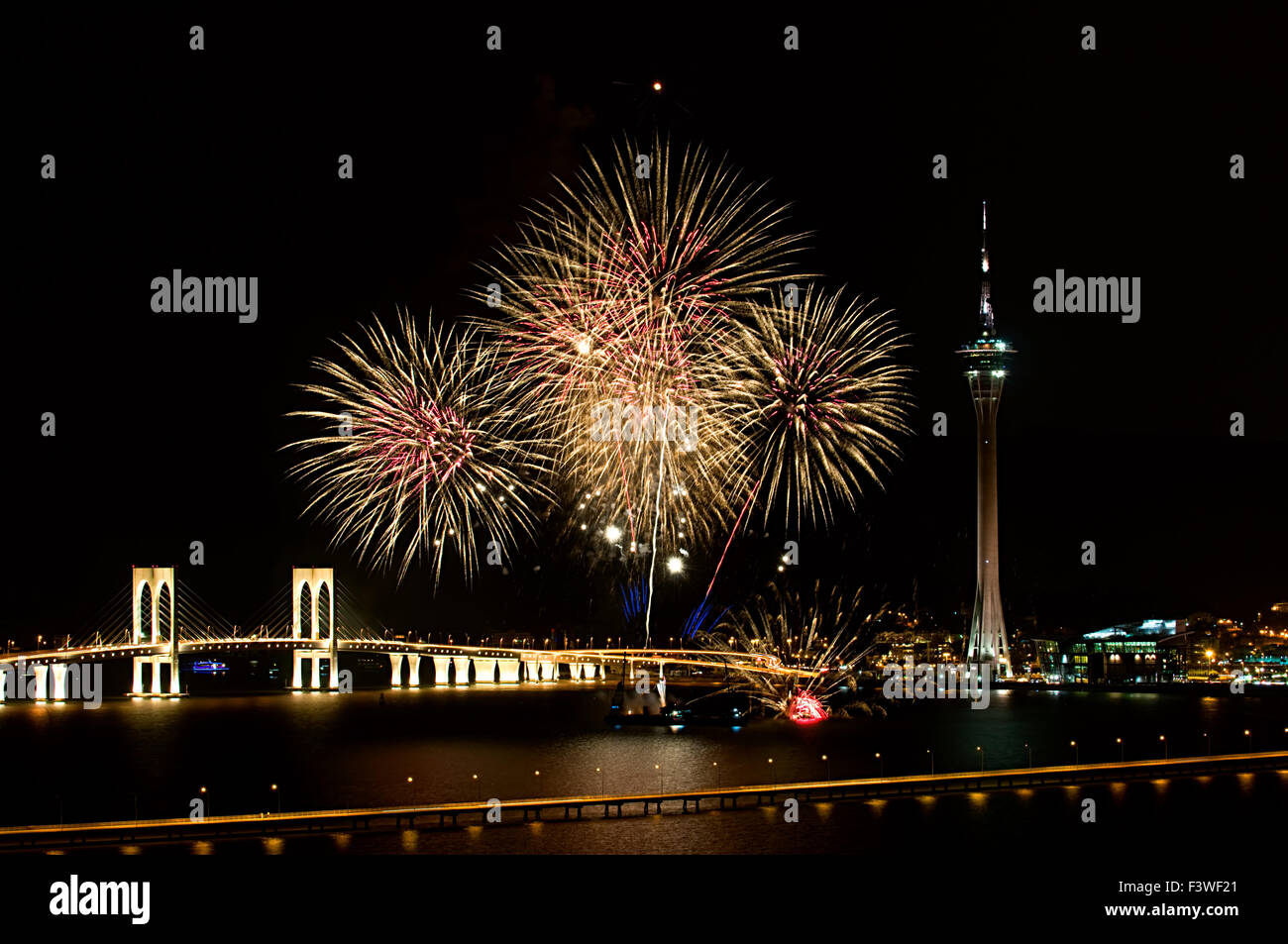 Fireworks contest hi-res stock photography and images - Alamy