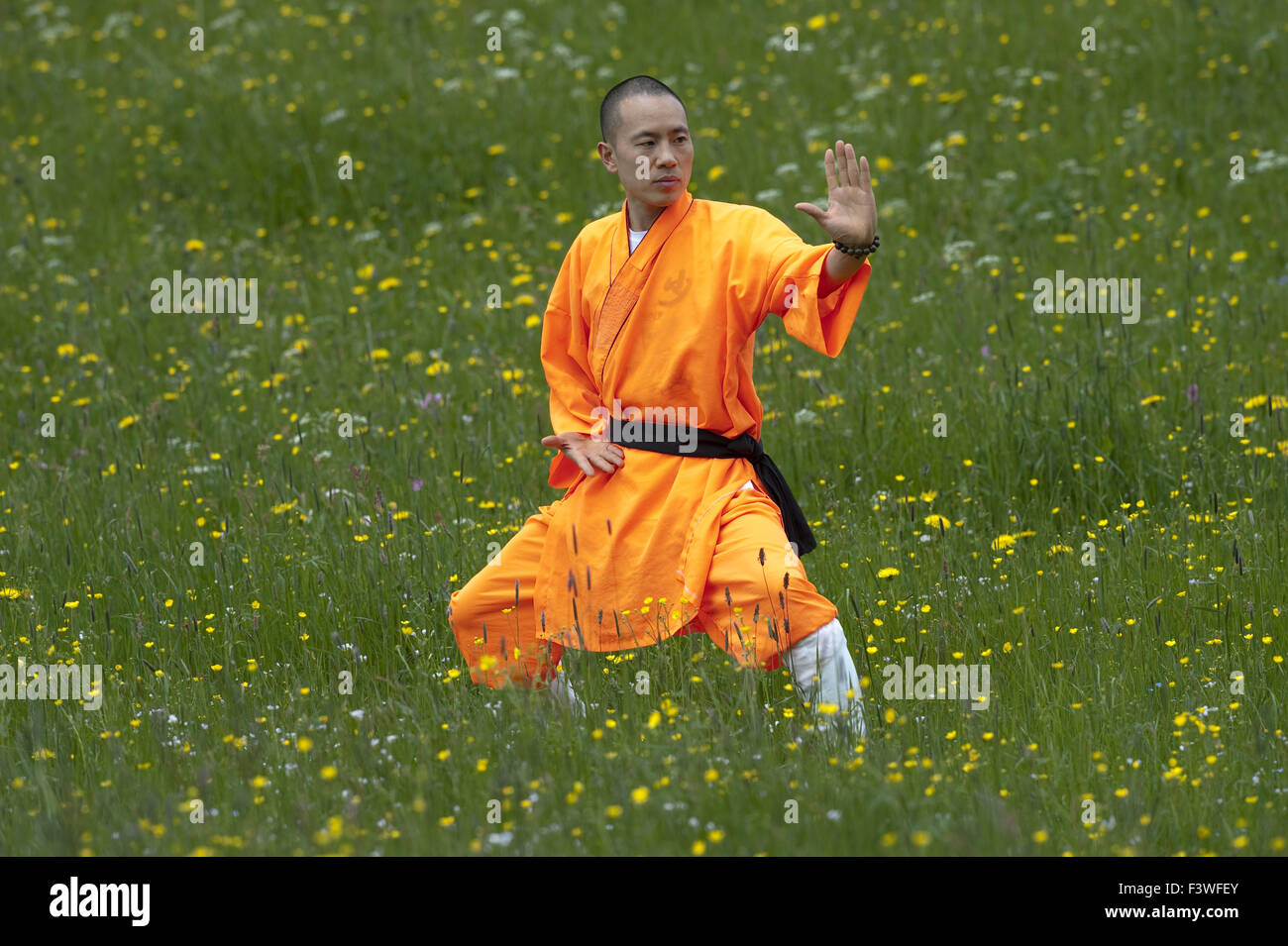 Shaolin monch hi-res stock photography and images - Alamy