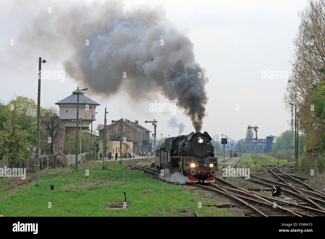 Train station platform retro High Resolution Stock Photography and ...