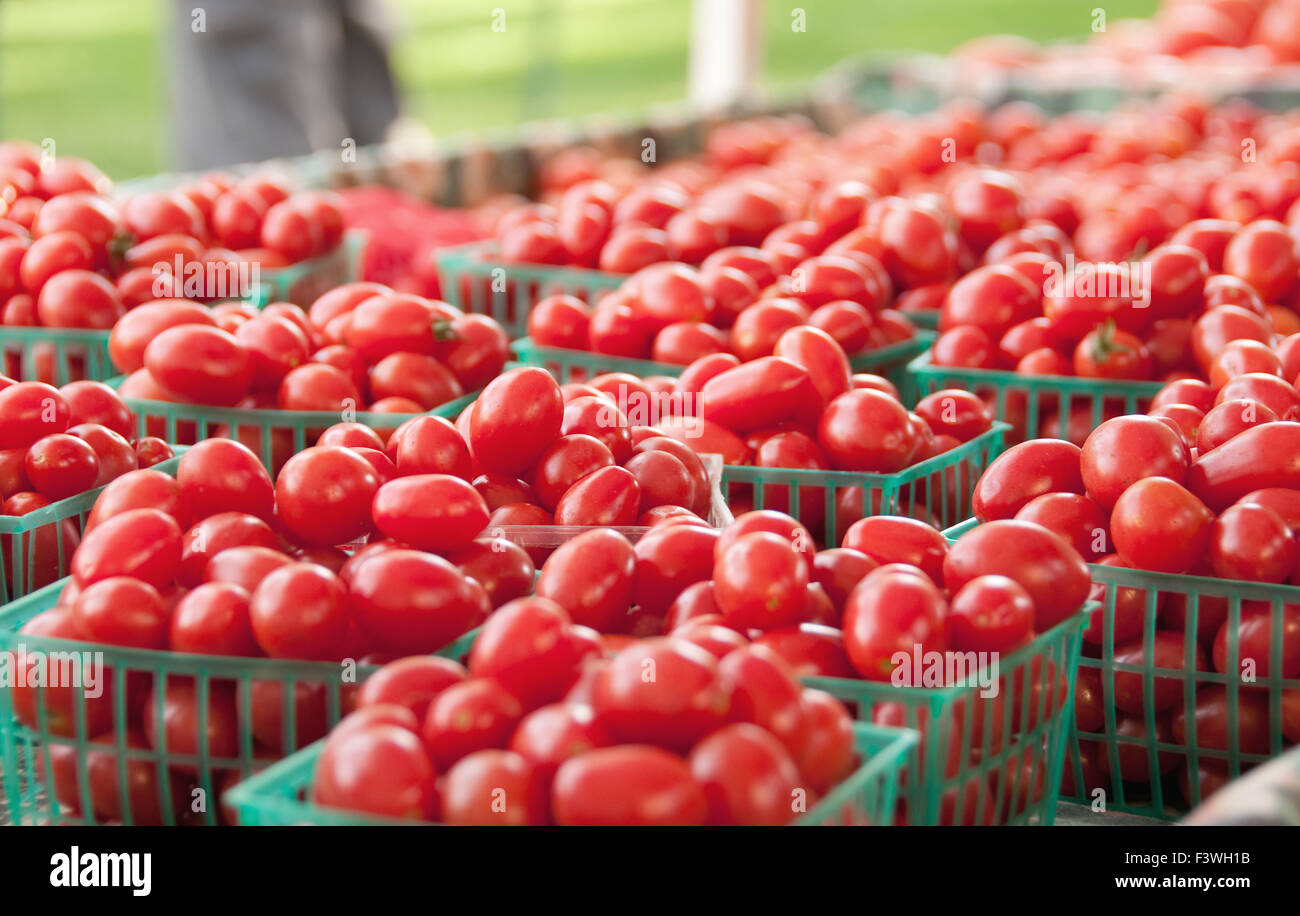 organic cherry tomatoes Stock Photo - Alamy