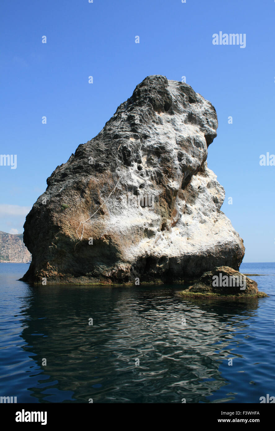 Rocks and endless sea Stock Photo - Alamy
