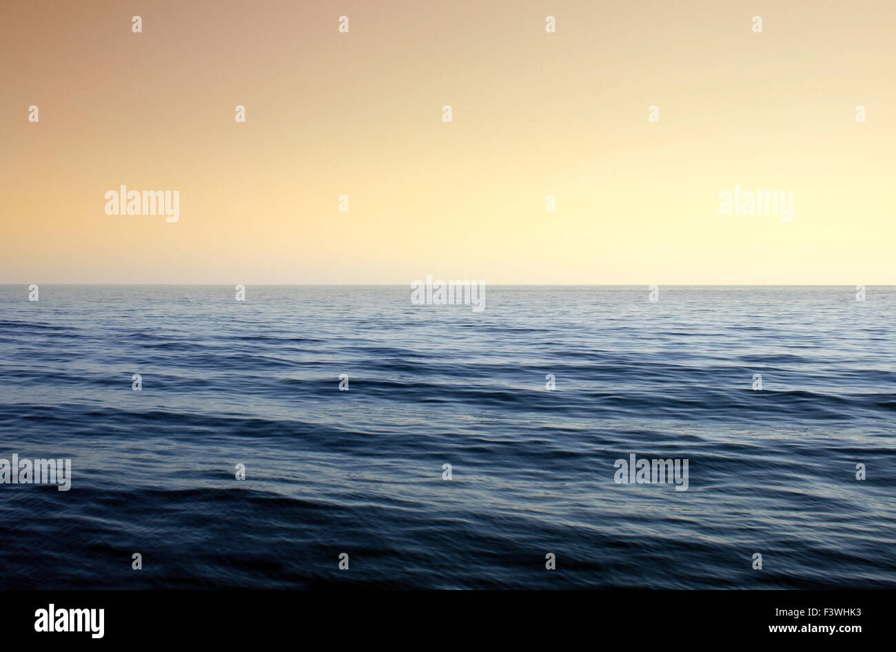 Endless sea hi-res stock photography and images - Alamy