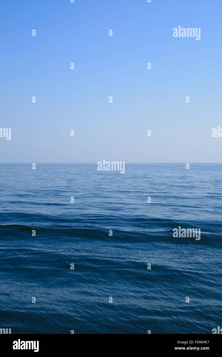 Endless sea hi-res stock photography and images - Alamy