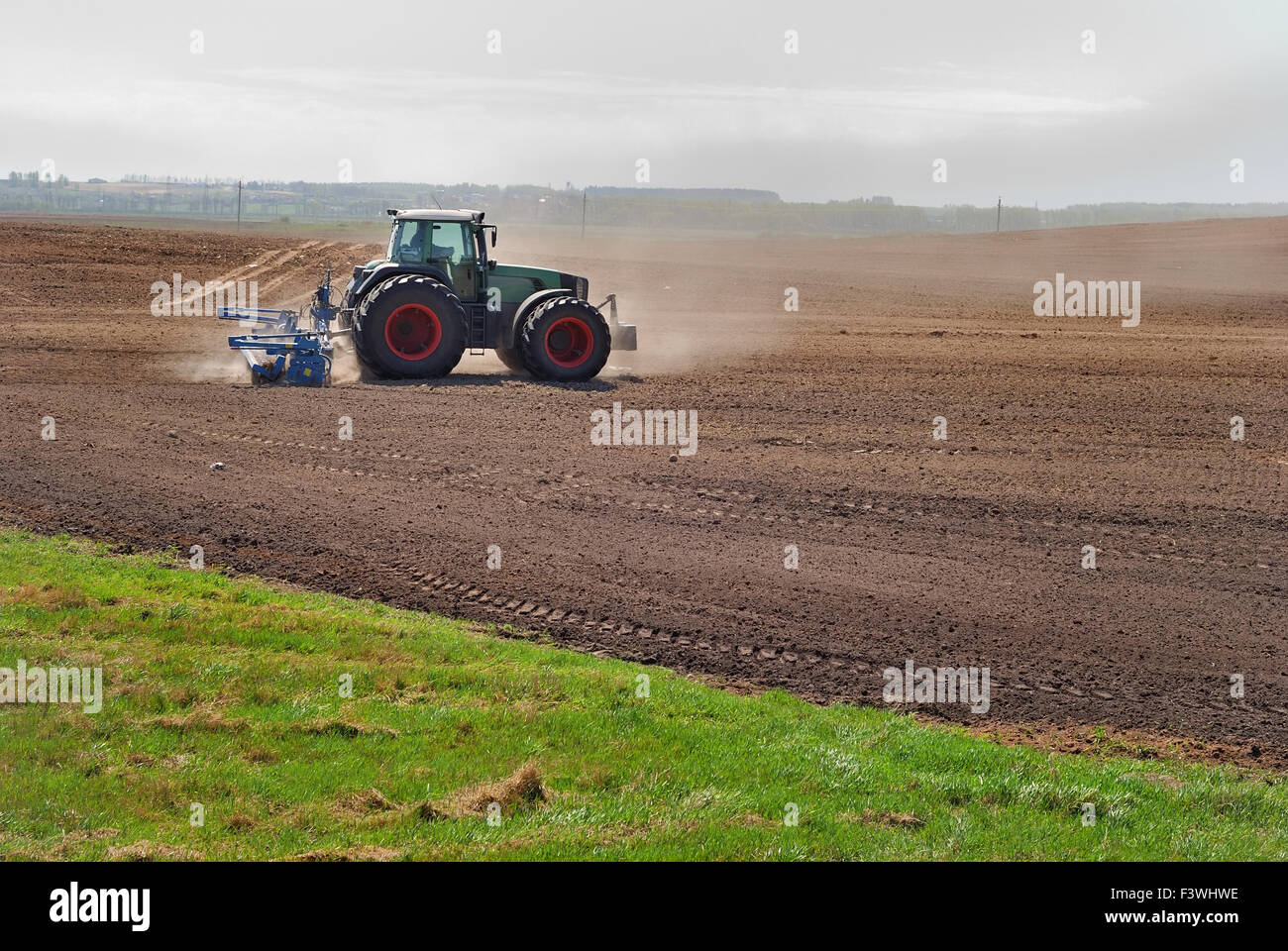 Ploughing tractor hi-res stock photography and images - Alamy