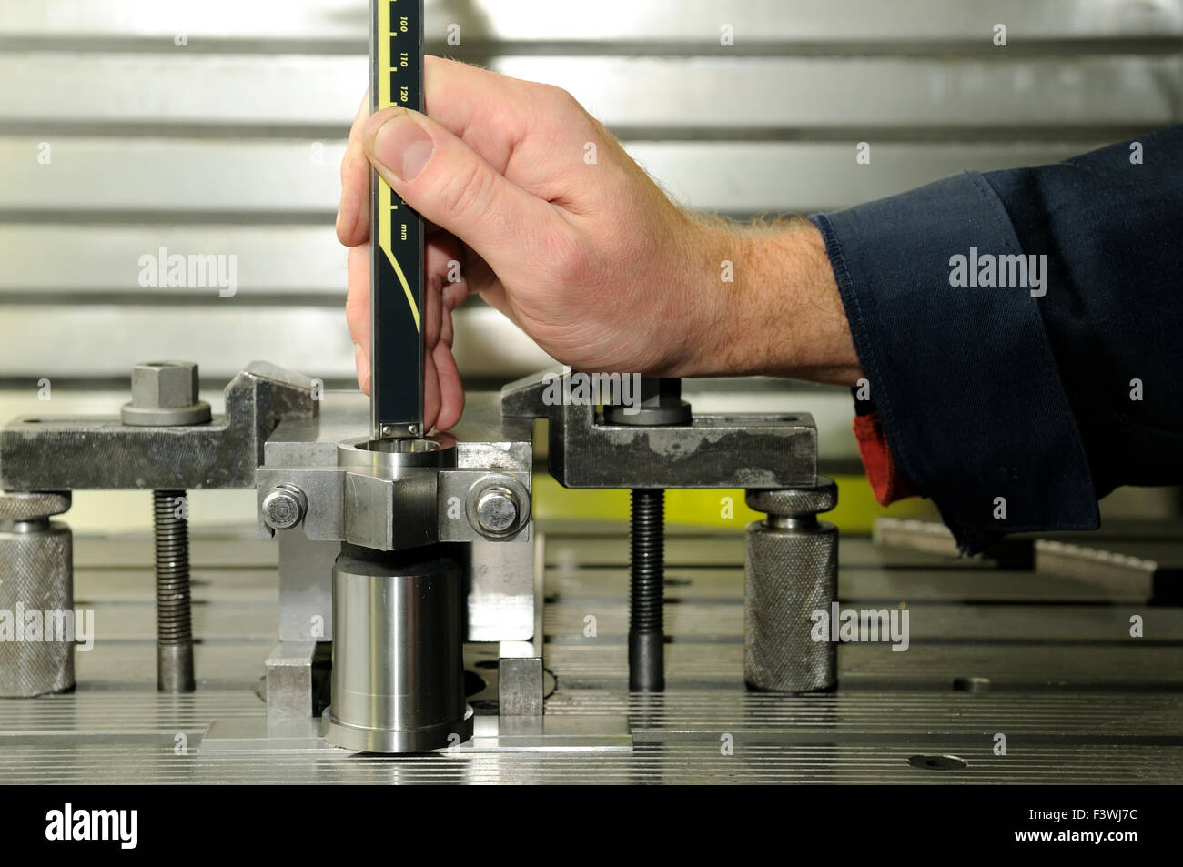 Micrometer measuring lathe hi-res stock photography and images - Alamy