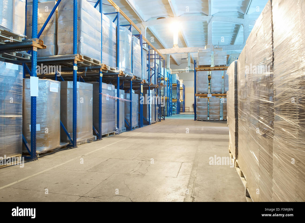warehouse with rack arrangement Stock Photo - Alamy