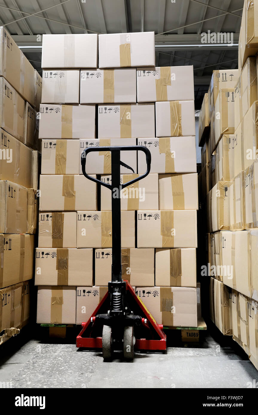 Manual handling hi-res stock photography and images - Alamy