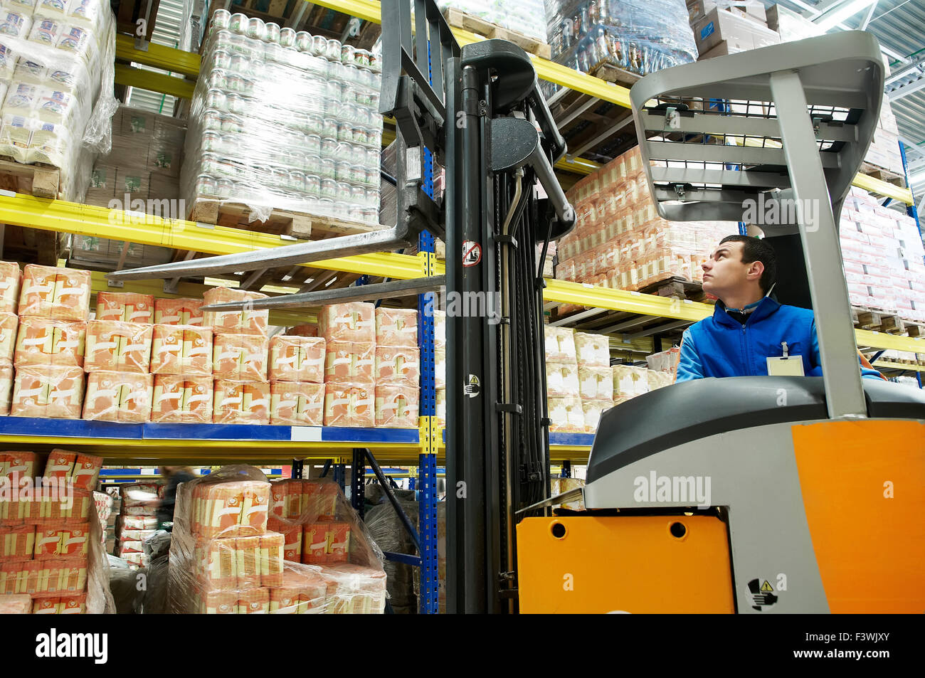 Cargo loader transporter hi-res stock photography and images - Alamy