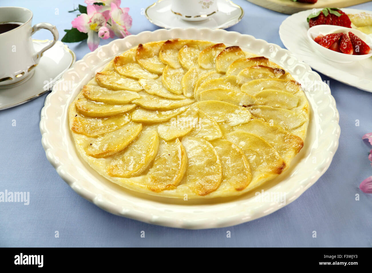 Flat Apple Pie Stock Photo - Alamy