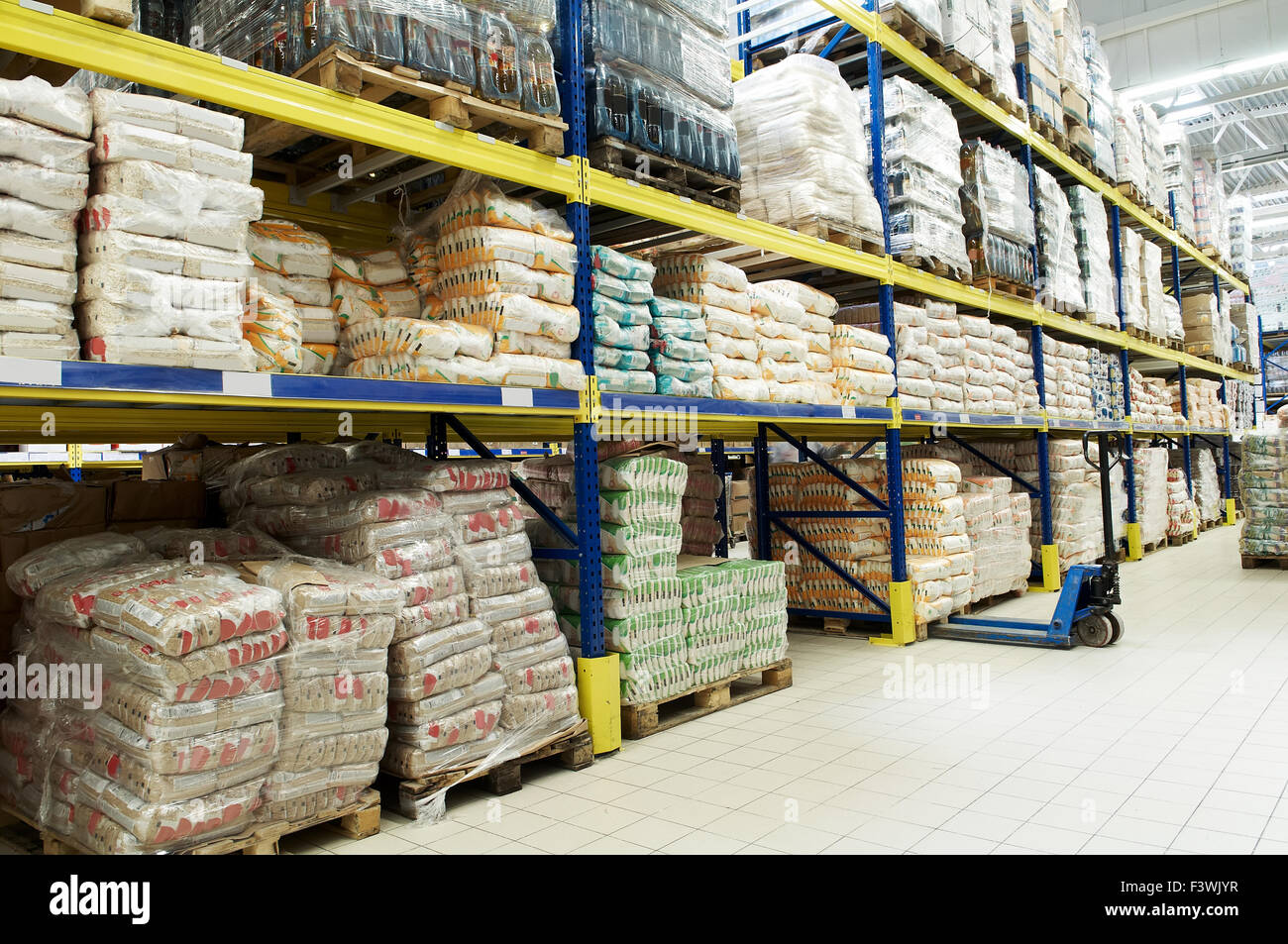 warehouse stack arrangement Stock Photo - Alamy