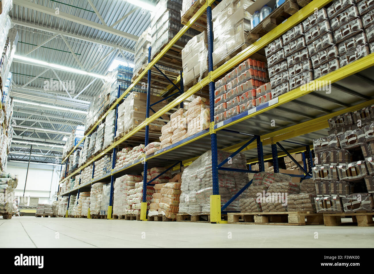 Food logistics hi-res stock photography and images - Alamy