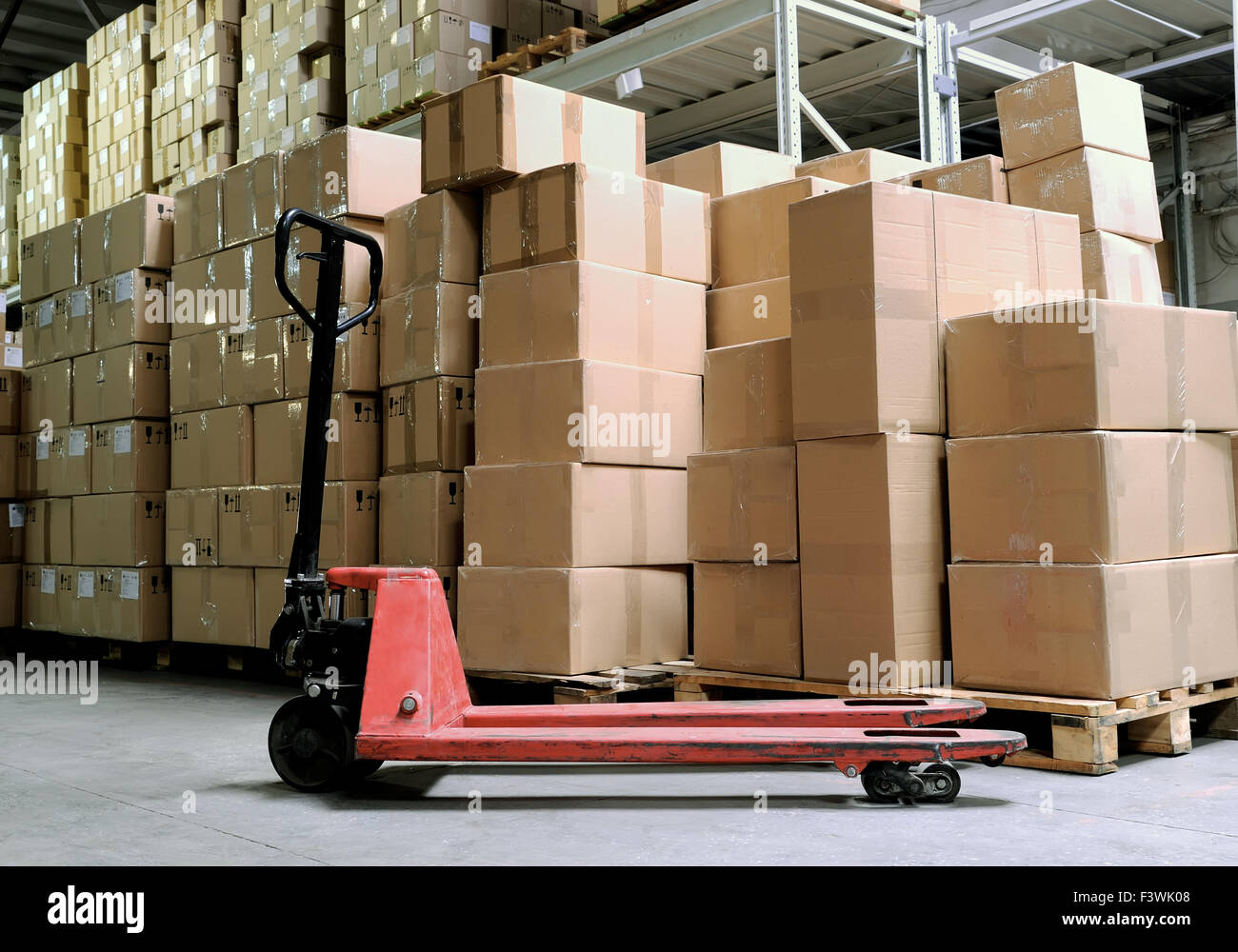 Manual handling hi-res stock photography and images - Alamy