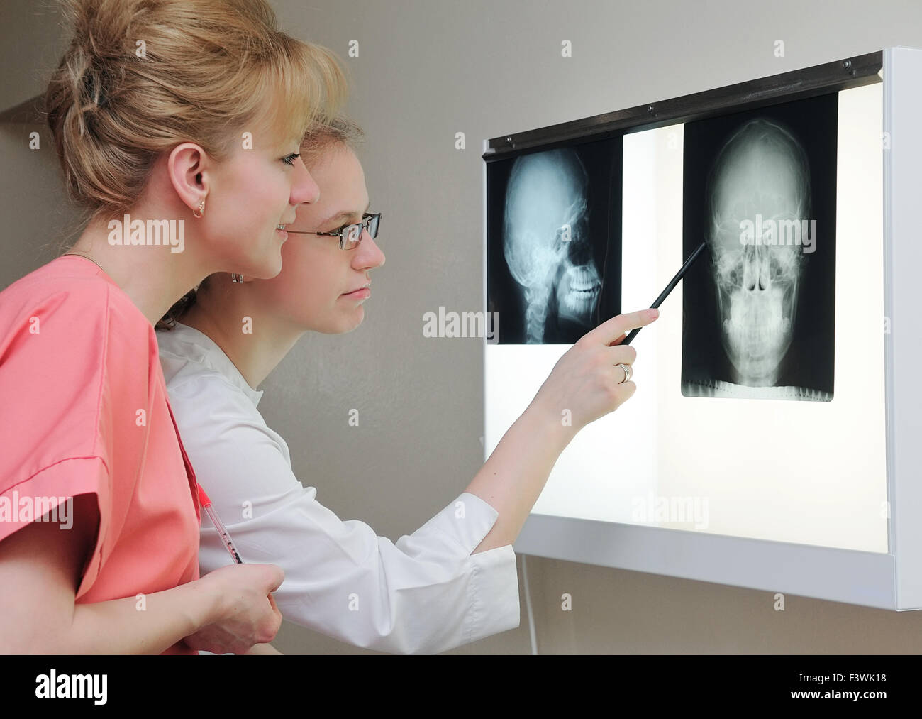 medic laboraty assistant doctor Stock Photo - Alamy