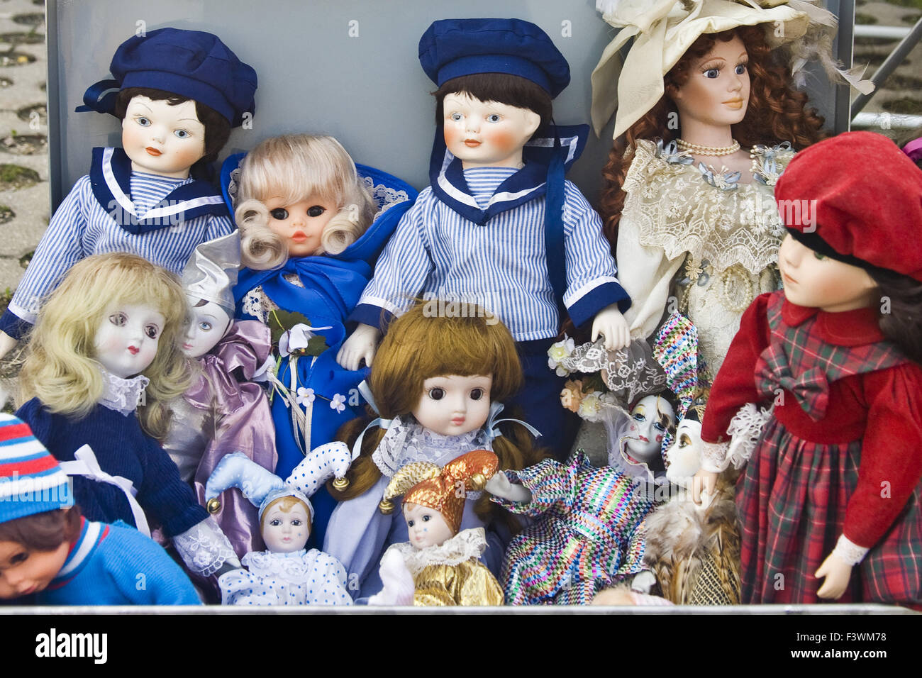 Market stall with dolls hi-res stock photography and images - Alamy