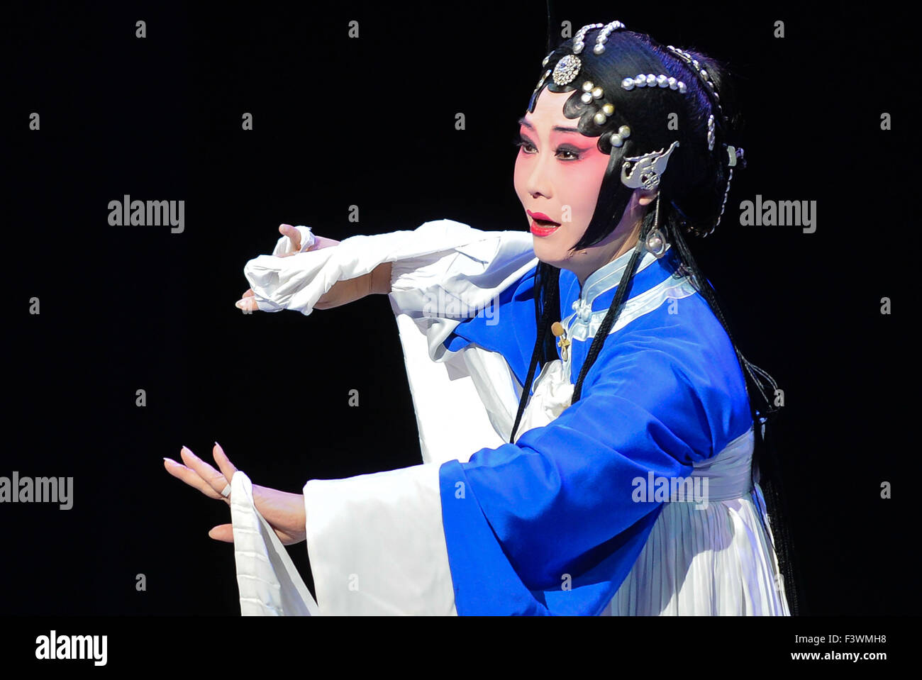 Taiwan traditional theatre center hi-res stock photography and images ...