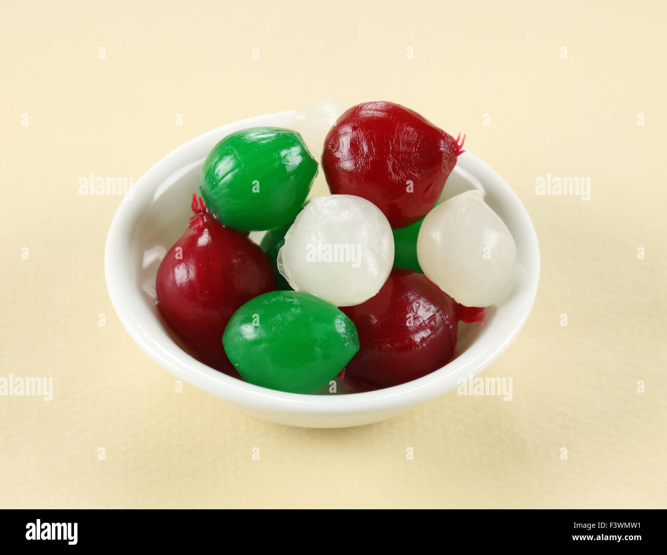 Cocktail onions hi-res stock photography and images - Alamy