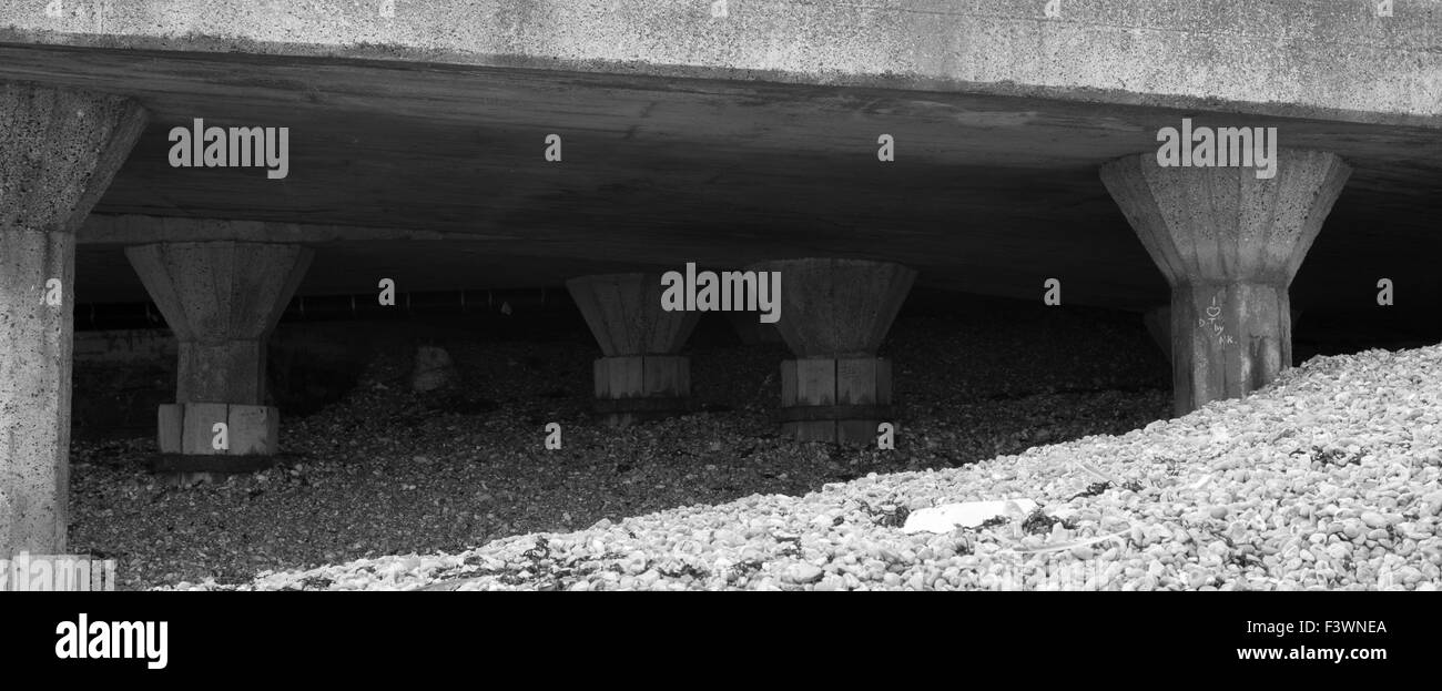 Concrete columns support structure hi-res stock photography and images ...