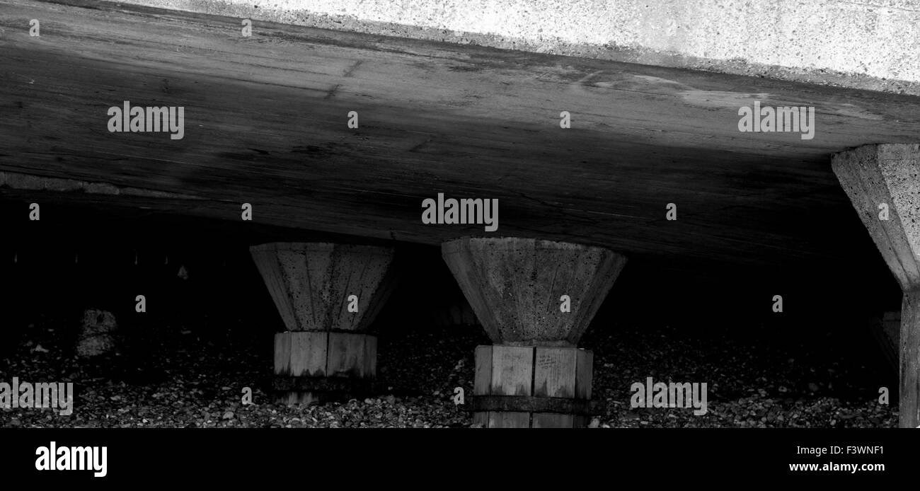 Concrete columns support structure hi-res stock photography and images ...