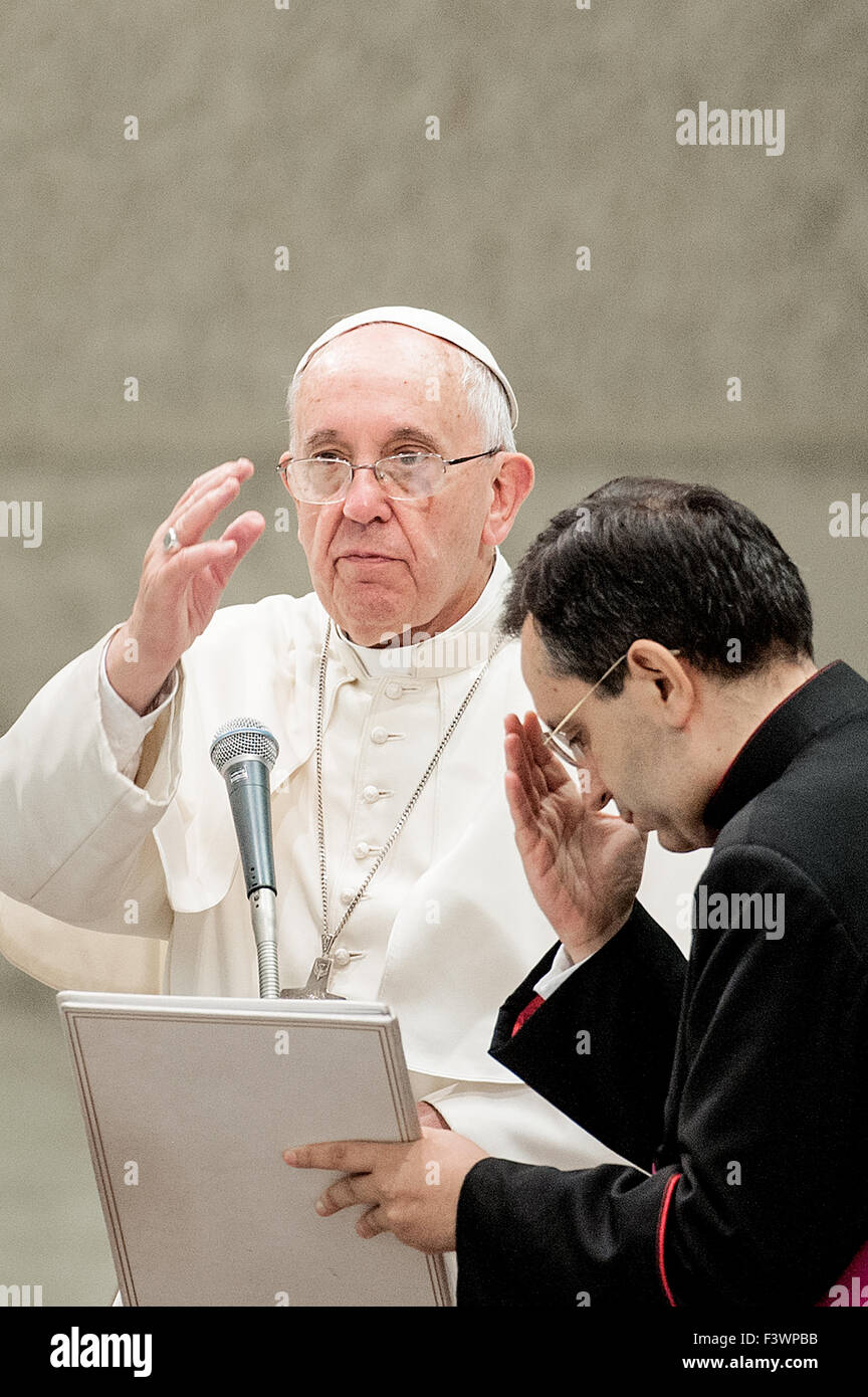 Pope Francis leads the General Audience in the Paul VI hall Featuring ...